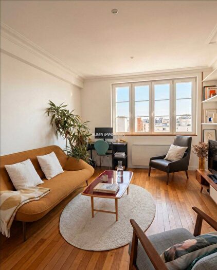 Appartement à louer - Belleville-Saint Maur, Paris ème arrondissement - 2 pièces - 1 chambre