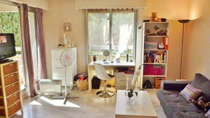 Saint-Pierre-De-Féric, Nice : Appartement 1 pièce à louer