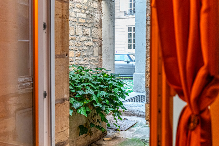 Appartement à vendre - Dijon, Centre-ville - 2 pièces - 1 chambre