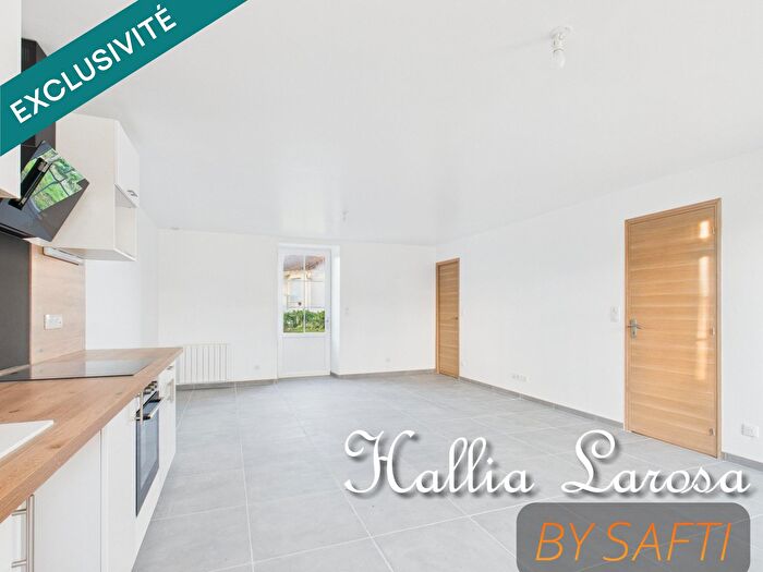 Maison à vendre - La Trimouille - 2 pièces - 1 chambre