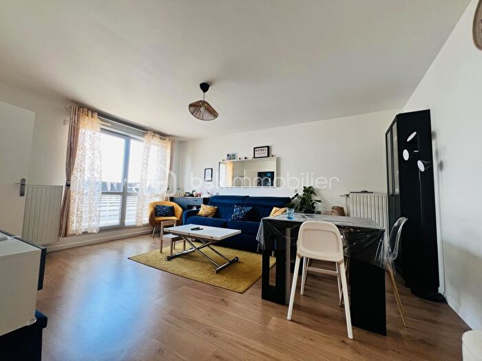 Choisy-le-Roi, Centre-ville, Parc Prairie, Hautes Bornes : Appartement 3 pièces à vendre