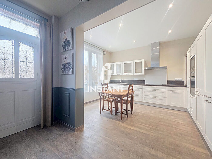 Maison 7 pièces à Nemours, Centre-ville, à vendre