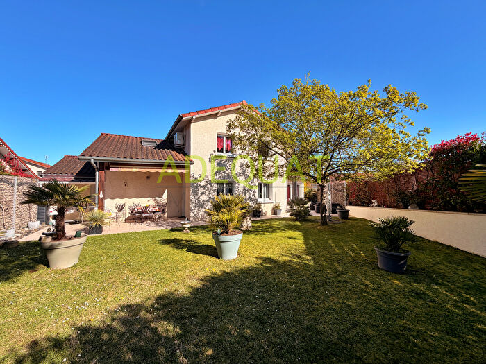 Maison à vendre - Bourgoin-Jallieu, Montbernier, Côteaux - 5 pièces - 4 chambres