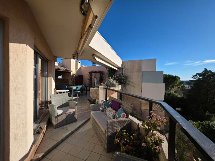 Appartement à louer - Antibes, Rabiac, Carriat, Les Semboules, Les Brusquets - 4 pièces - 3 chambres