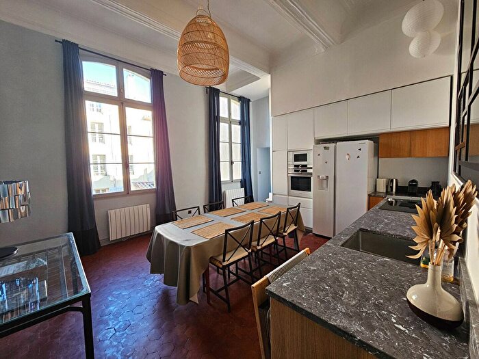 Centre Ville, Aix-en-Provence : Appartement 4 pièces à louer