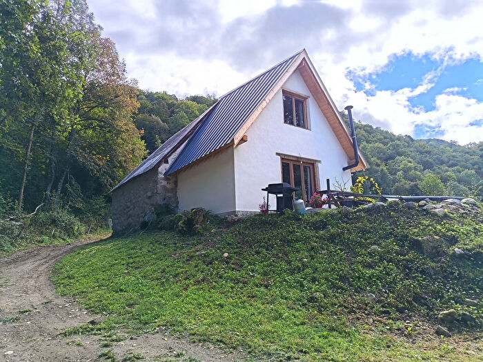 Maison à vendre - Ercé - 5 pièces - 2 chambres