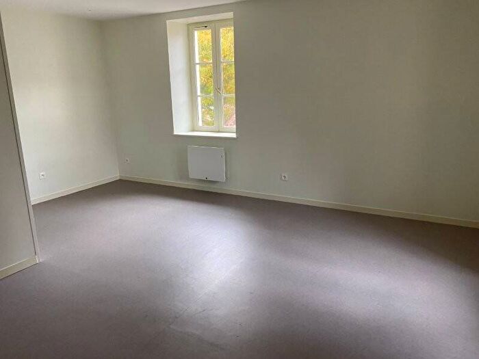 Appartement à louer - Saint-Hilaire-sur-Benaize - 2 pièces - 1 chambre