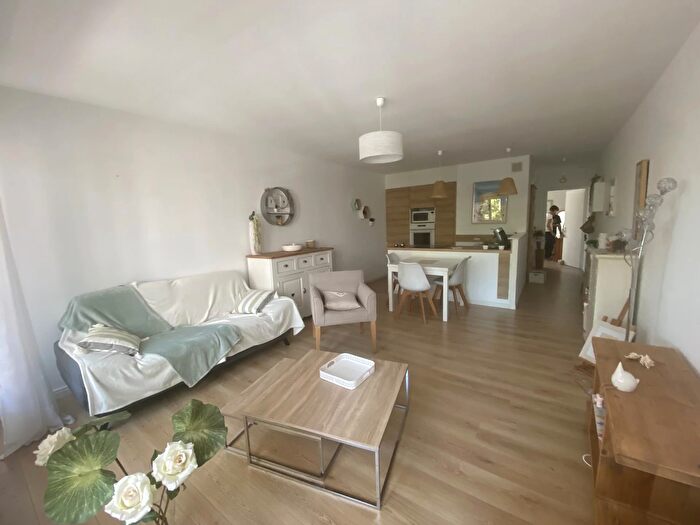 Appartement à louer - Nîmes, Gare - 2 pièces - 1 chambre