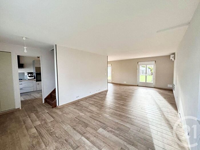 Maison à louer - Saint-Père-sur-Loire - 4 pièces - 3 chambres