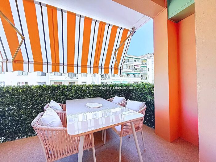 Appartement à vendre - Nice, Le Port - 2 pièces - 1 chambre