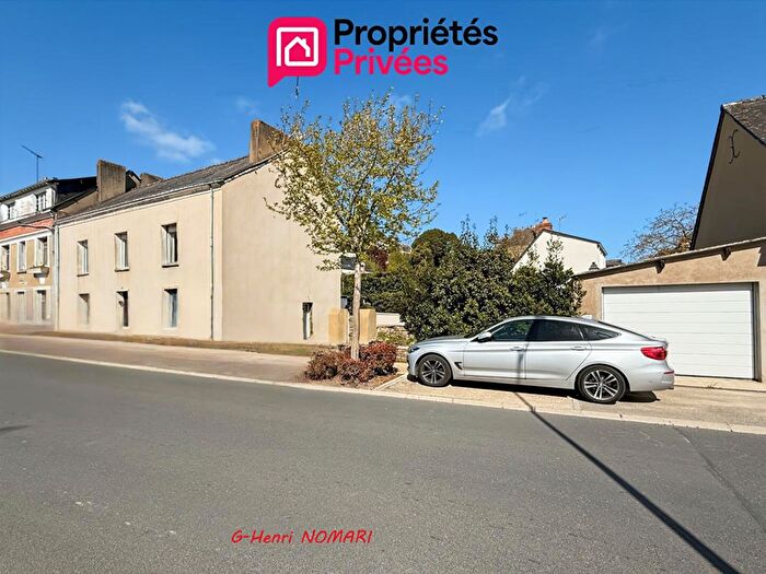 Maison à vendre - Pouancé - 6 pièces - 4 chambres