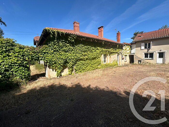 Maison 17 pièces à Perreux, à vendre
