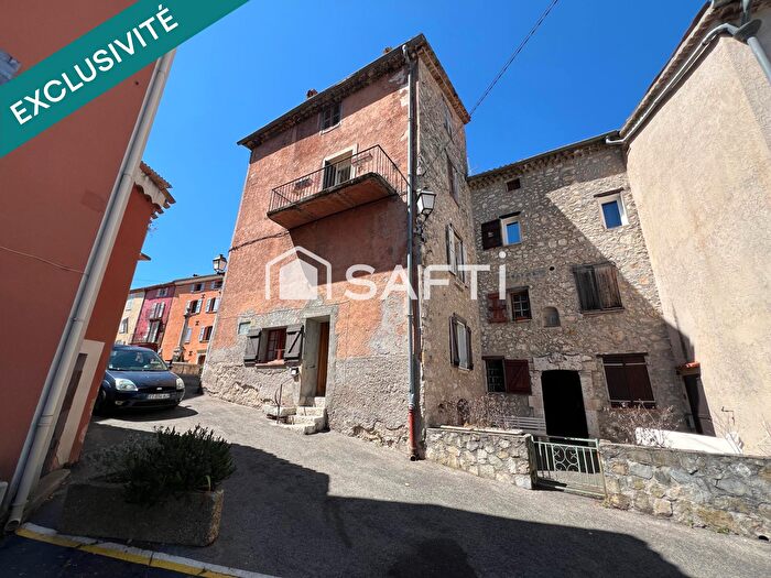 Maison à vendre - Bouyon - 10 pièces - 5 chambres