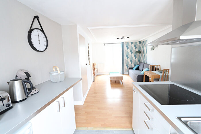 Appartement à louer - Orléans, Saint-Vincent, Pasteur - 2 pièces - 1 chambre