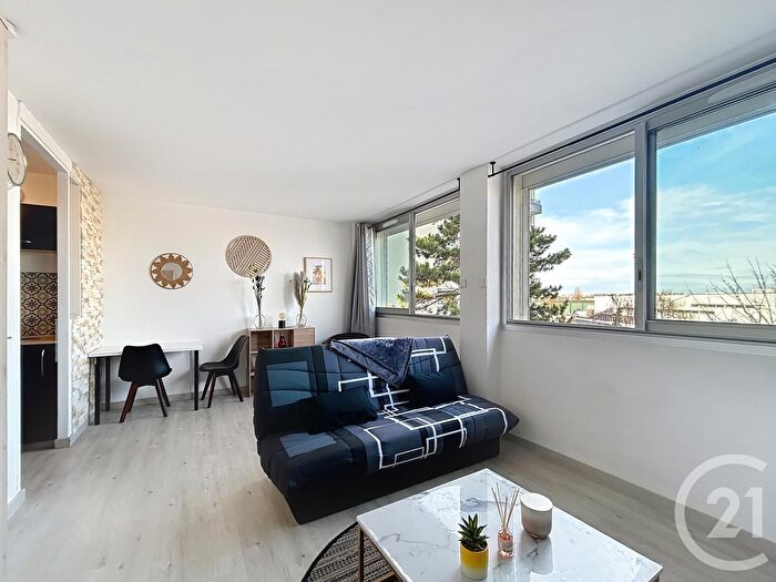 Appartement à louer - Fresnes, Charcot, Zola - 1 pièce