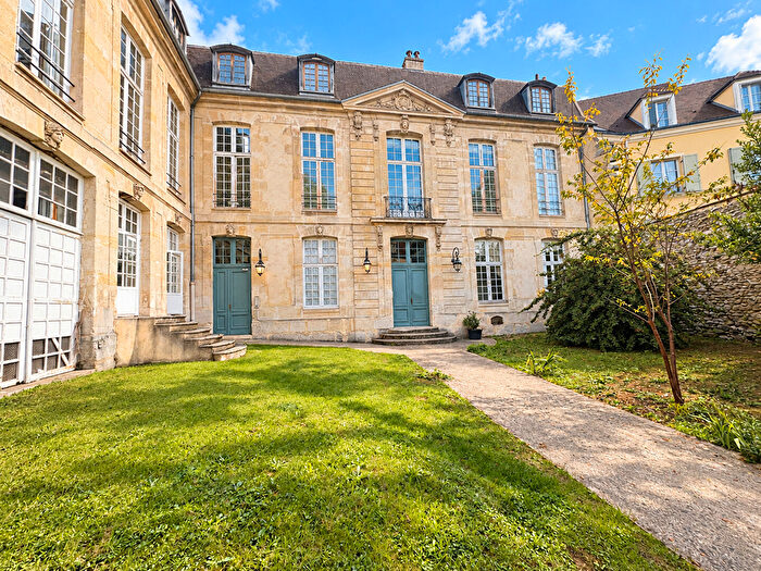 Mantes-la-Jolie, Centre-ville : Appartement 2 pièces à vendre