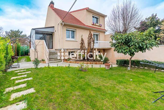 Maison à vendre - Villeneuve-le-Roi, Plateau Frais Rosset, Aéroport - 5 pièces - 3 chambres