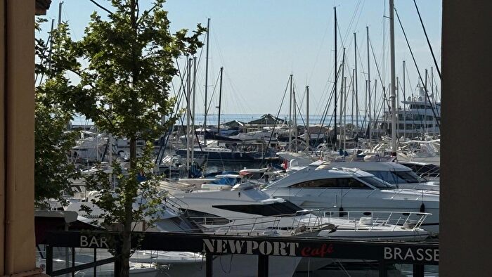 Vallauris, Golfe Juan, Vieux Port : Appartement 2 pièces à vendre