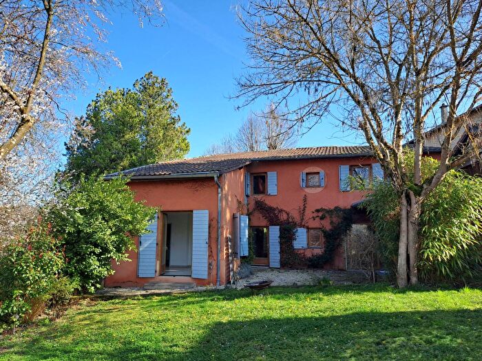 Maison à louer - Fontaines-Saint-Martin - 6 pièces - 4 chambres