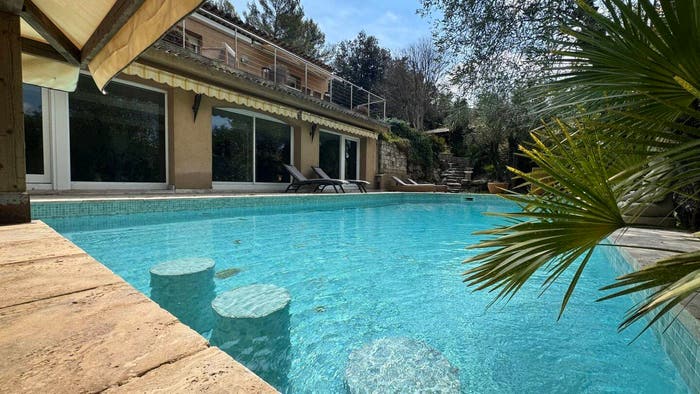Sud, Roquefort-les-Pins - Maison 8 pièces à louer