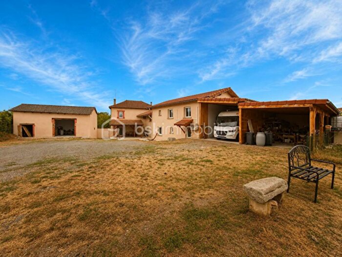 Maison 8 pièces à Bussy-Albieux, à vendre