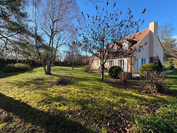 Maison à vendre - Montfort-lAmaury - 7 pièces - 5 chambres