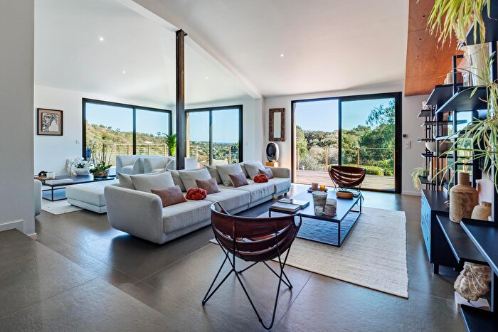 Maison à vendre - Zonza - 8 pièces - 5 chambres