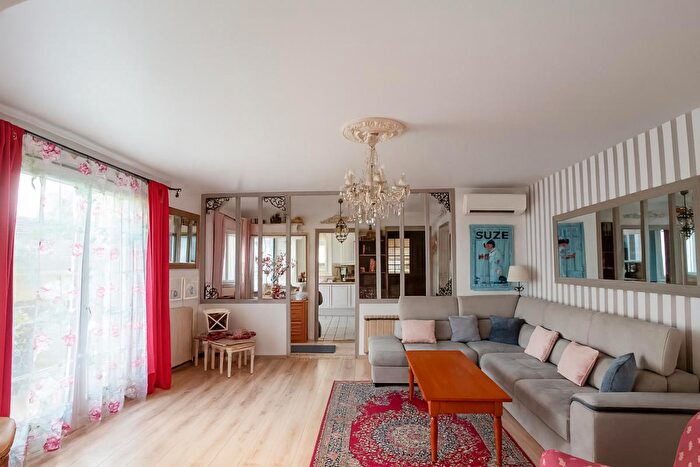 Maison à vendre - Ecquevilly - 4 pièces - 3 chambres