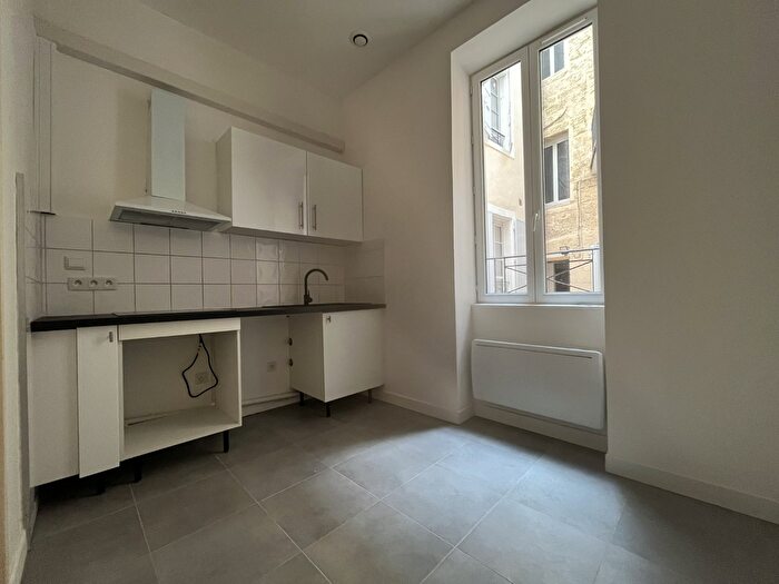 Appartement à louer - Béziers, Centre-ville, Palais des Congrès, Garibaldi, Gambetta - 3 pièces - 2 chambres