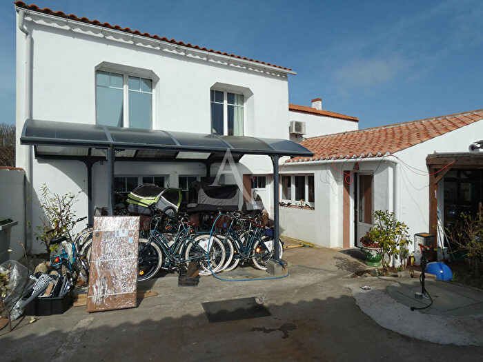 Maisons à vendre et appartements à louer - 1