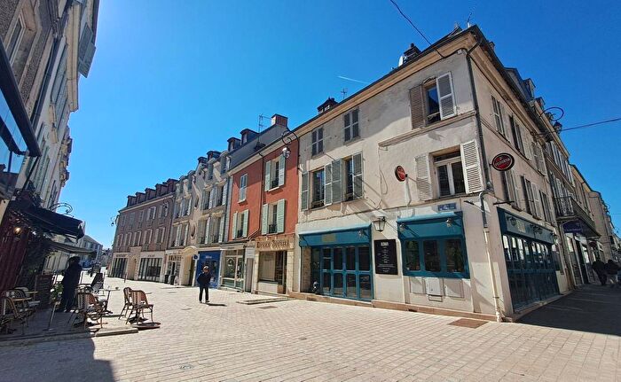 Appartement à louer - Ville Sud Ouest, Fontainebleau - 3 pièces - 2 chambres