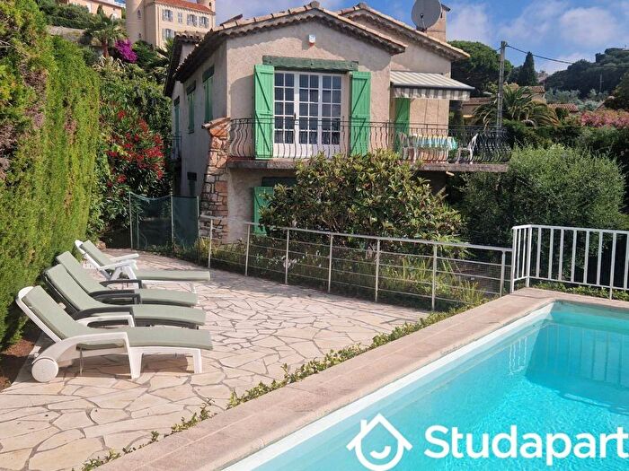 Appartement à louer - Le Golfe-Juan, Vallauris - 1 pièce - 3 chambres