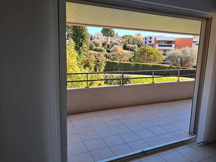 Appartement à louer - La Badine, Antibes - 2 pièces - 1 chambre