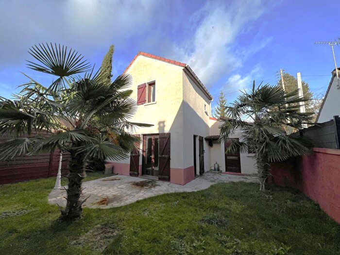 Maison 5 pièces à Fosses, à louer