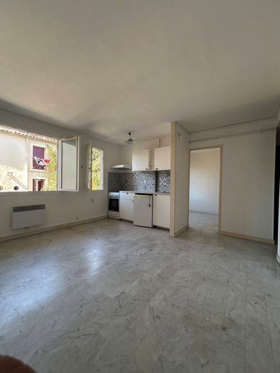 Beaux Arts, Montpellier - Appartement 2 pièces à louer