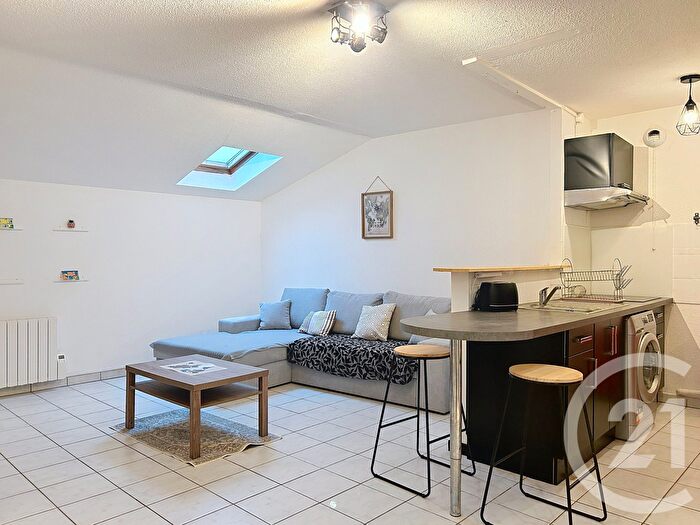 Appartement à louer - Angoulême, LHoumeau - 3 pièces - 2 chambres
