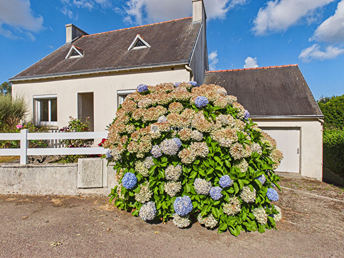 Maison 6 pièces à vendre à Plonéour-Lanvern