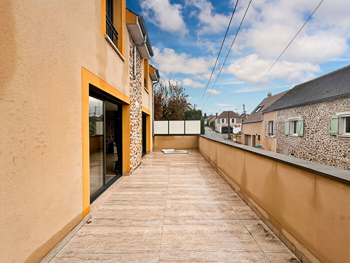 Maison à vendre - Jouars-Pontchartrain - 6 pièces - 4 chambres