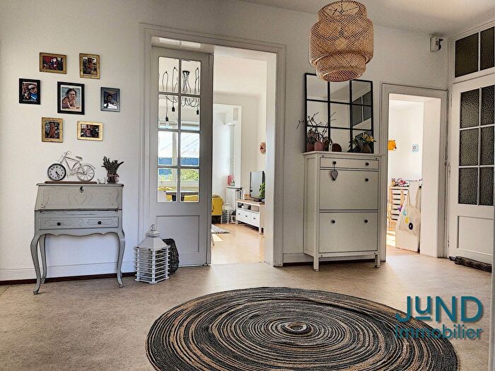 Appartement à louer - Clausenhof-Les Pins-Musau, Haguenau - 3 pièces - 2 chambres