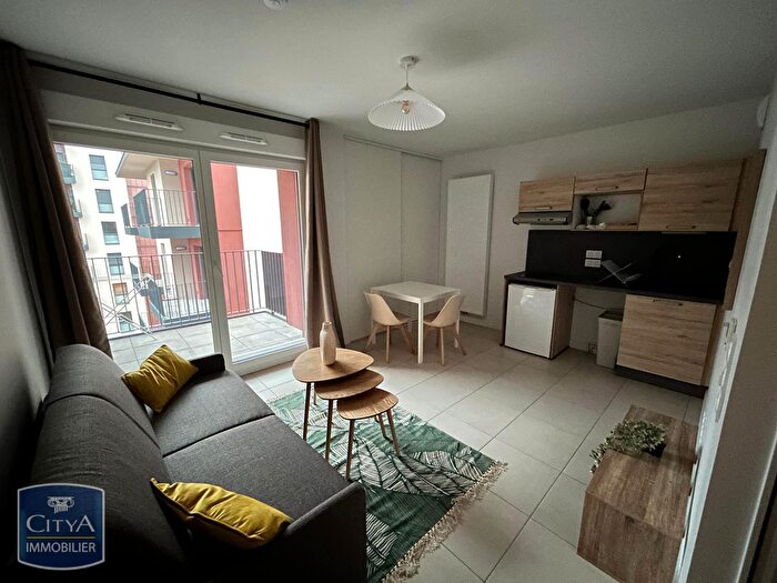 Appartement à louer - Clermont-Ferrand, Delille, Cathédrale, La Gare - 1 pièce