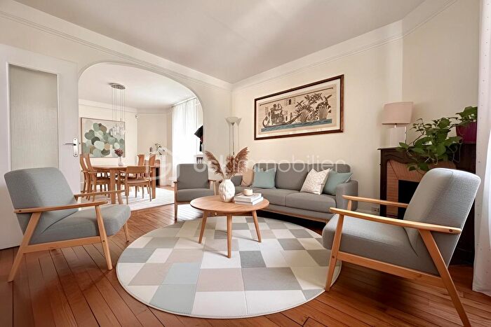 Maison 6 pièces à vendre à Saint-Ouen-l'Aumône, Centre-ville, Prairie