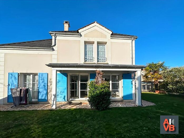 Maison à vendre - Bussy-Saint-Georges - 7 pièces - 5 chambres