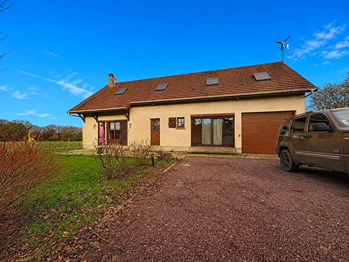 Neuf-Marché : Maison 7 pièces à vendre