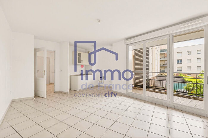 Vaulx-en-Velin, Village : Appartement 3 pièces à vendre