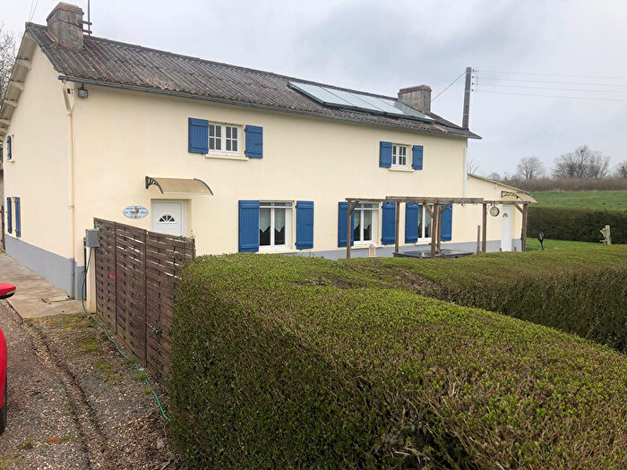 Maison à vendre - Pleuville - 6 pièces - 3 chambres