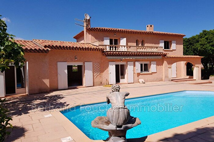 Maison à louer - Nord, Cavalaire-sur-Mer - 6 pièces - 3 chambres