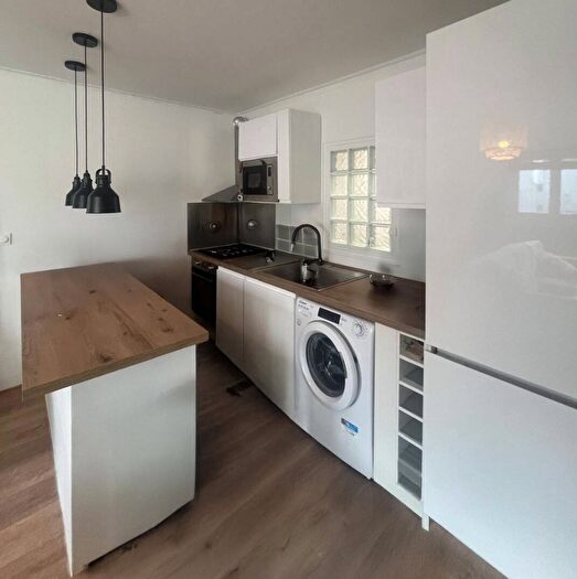 Appartement à louer - Gambetta, Courbevoie - 2 pièces - 1 chambre