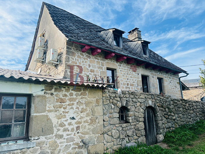 Saint-Martial-de-Gimel : Maison 3 pièces à vendre