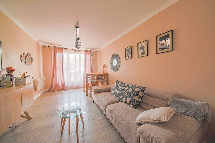 Appartement à louer - Bastia - 3 pièces - 2 chambres