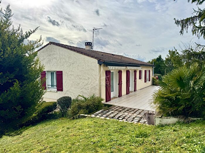 Maison à vendre - Ruelle-sur-Touvre - 5 pièces - 3 chambres